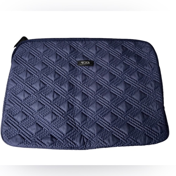 Tumi | Tablets & Accessories | Like New Tumi Laptoptablet Quilted ...